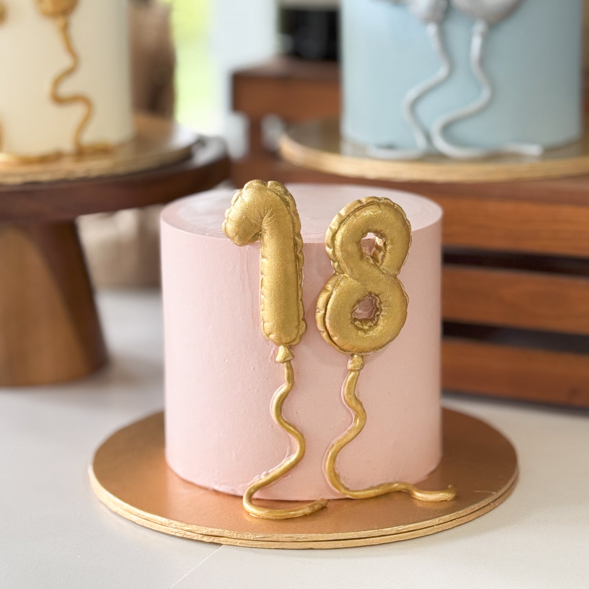 Foil Balloon Cake – Bloomsbury Bakers