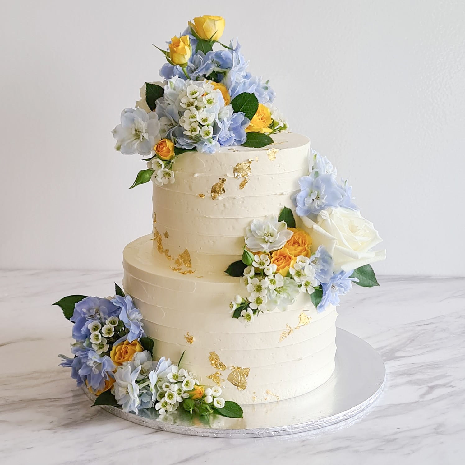 Blue Yellow and White Fresh Floral Cake – Bloomsbury Bakers